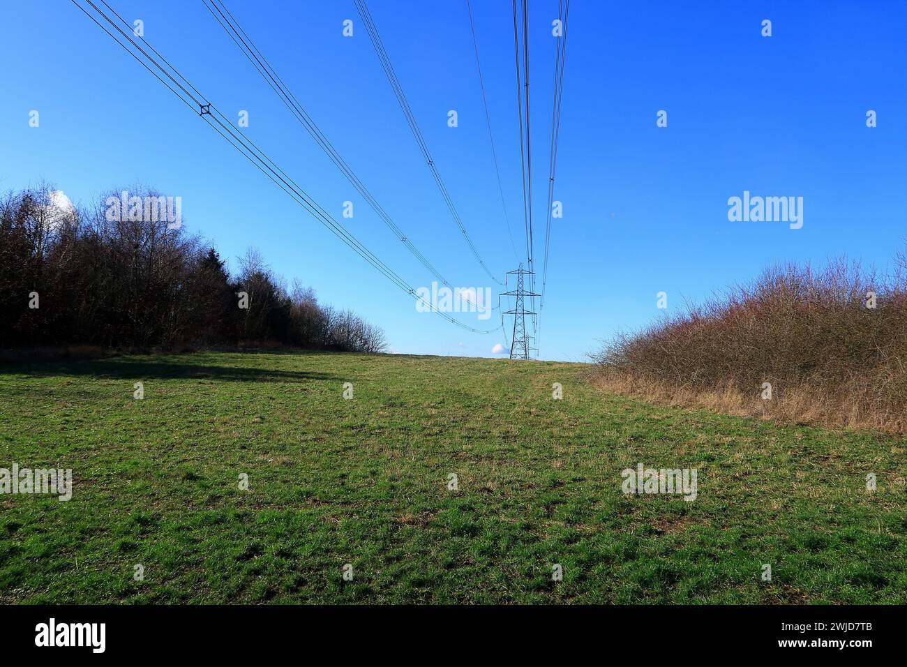 Power Lines over the North Kent countryside Stock Photo - Alamy
