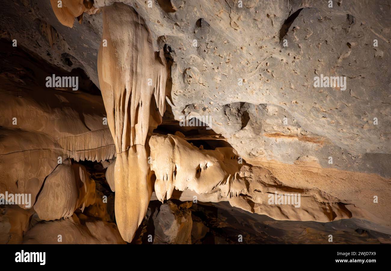 Inside al hoota cave hi-res stock photography and images - Alamy