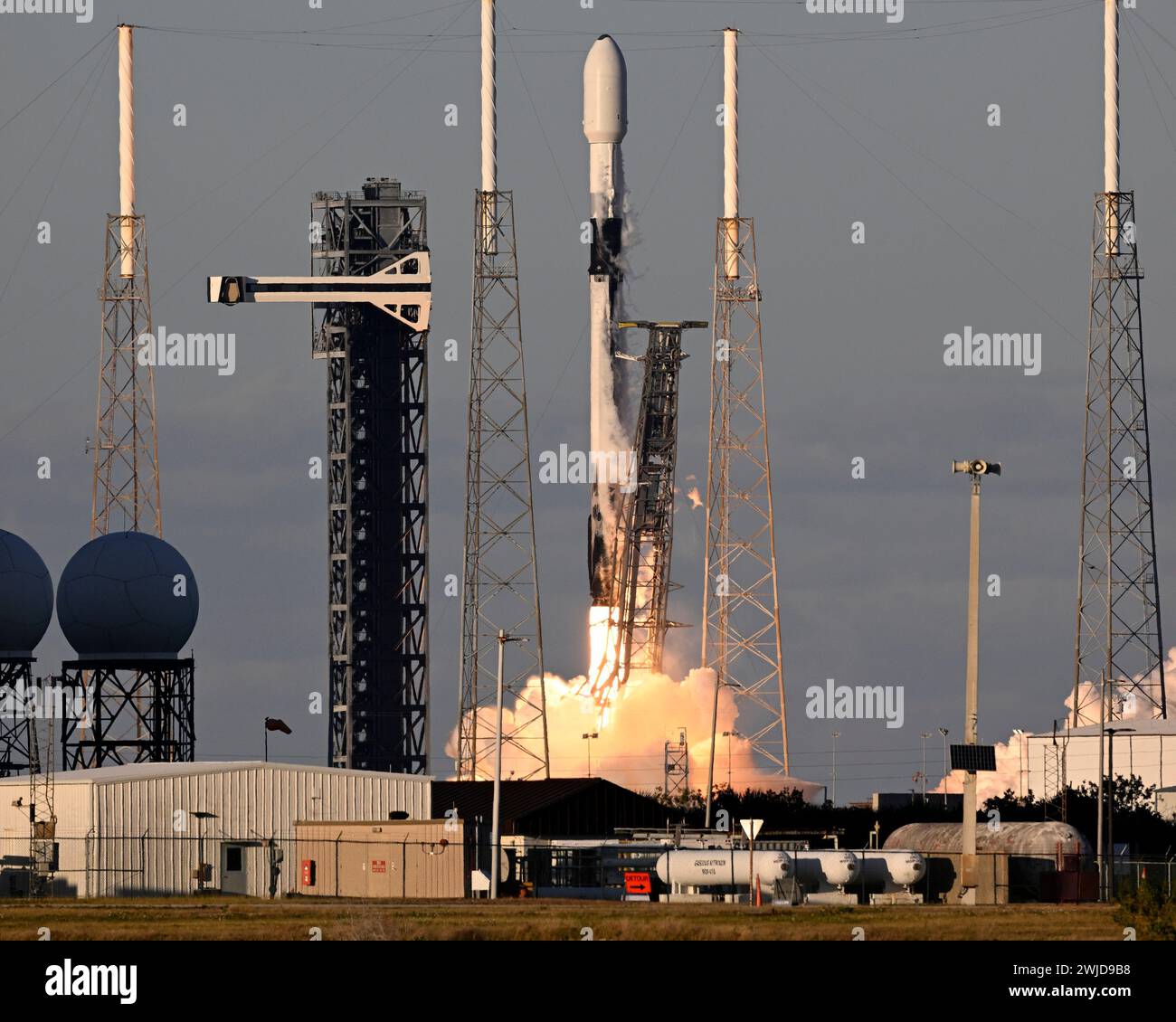 A SpaceX Falcon 9 rocket launches six satellites on the USSF-124 ...