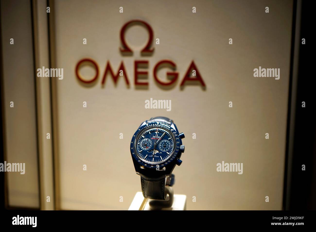 Omega uhr logo hi-res stock photography and images - Alamy
