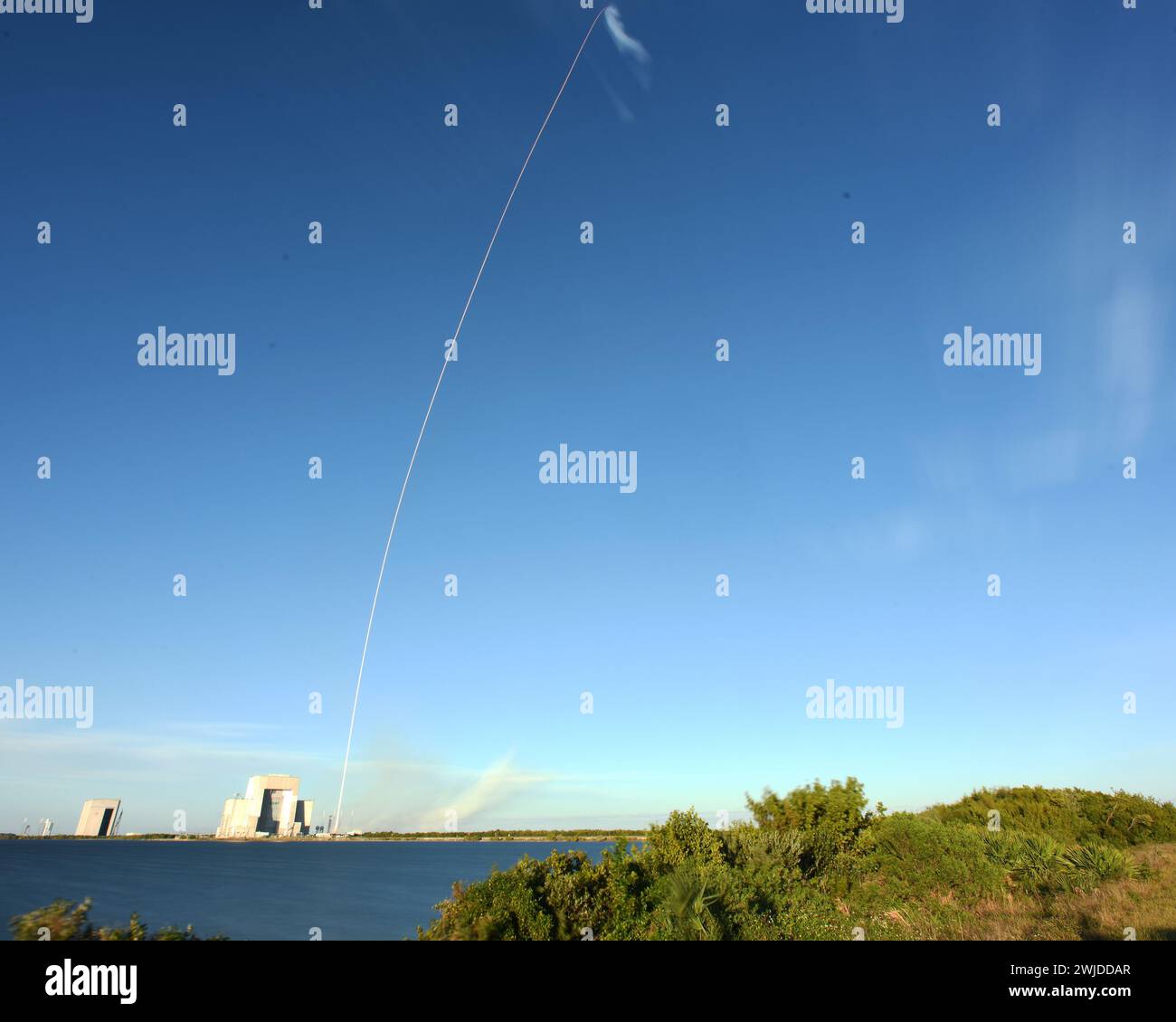A SpaceX Falcon 9 rocket launches six satellites on the USSF-124 ...