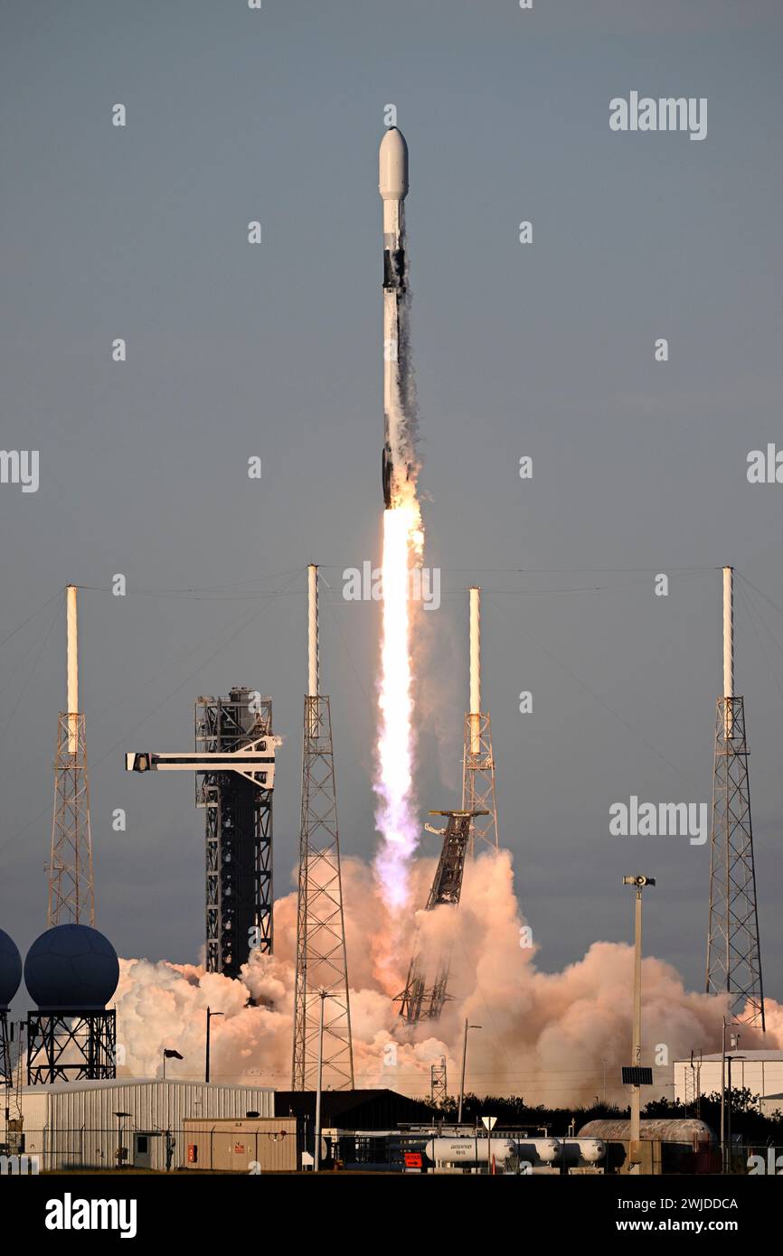 Ussf 124 hi-res stock photography and images - Alamy