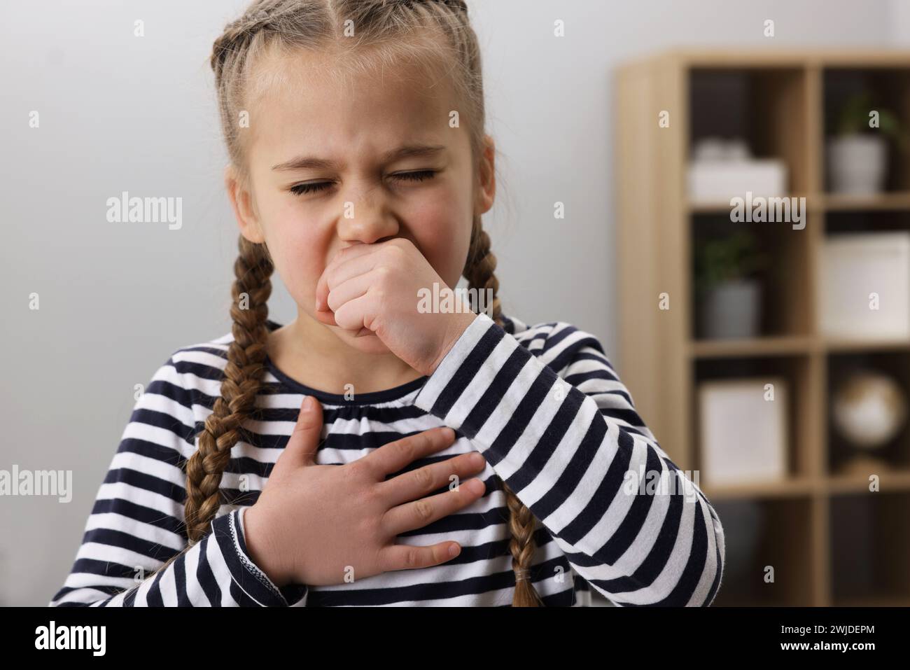 Coughing child unwell hi-res stock photography and images - Alamy