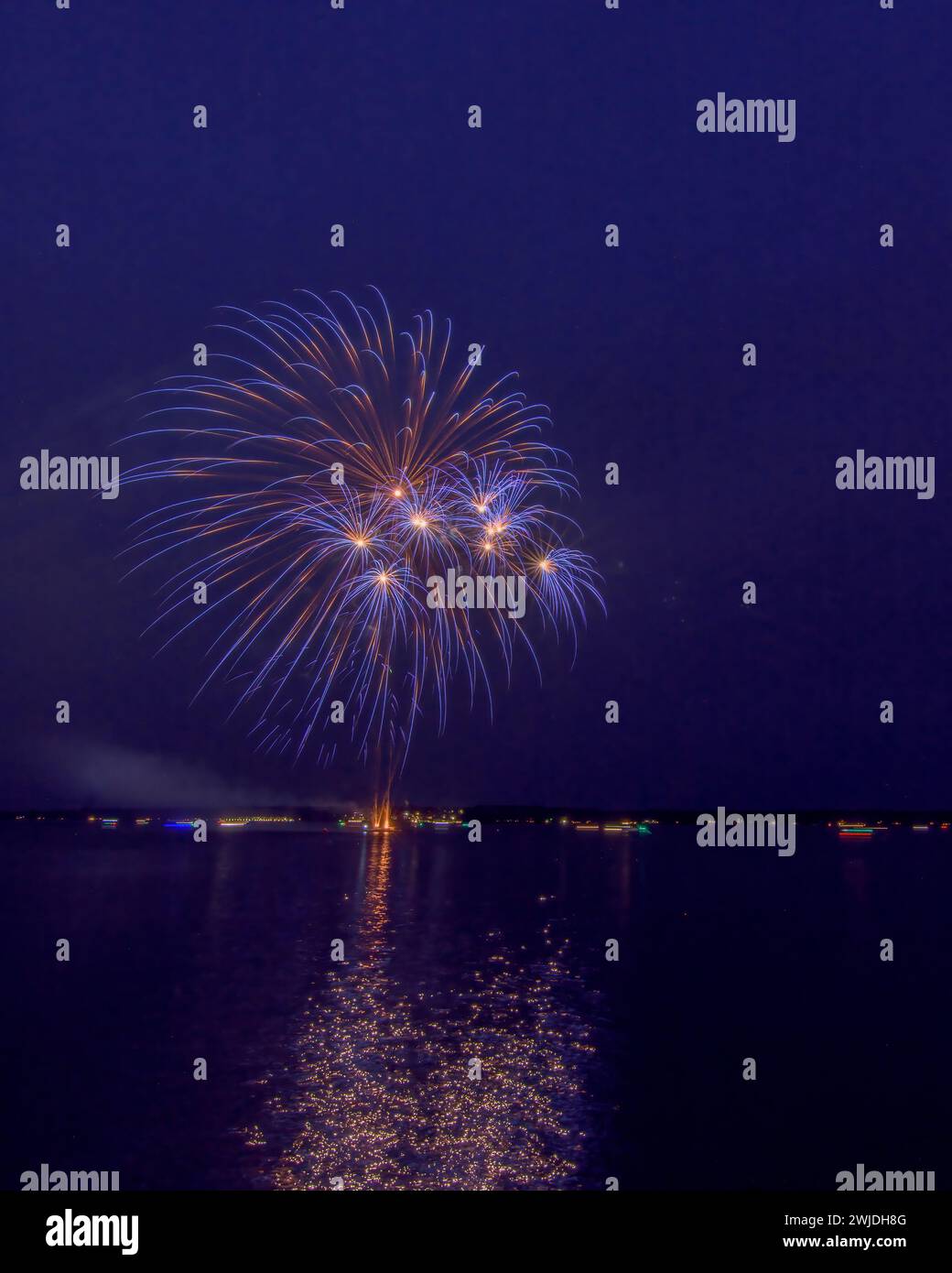 Firework along river hi-res stock photography and images - Alamy