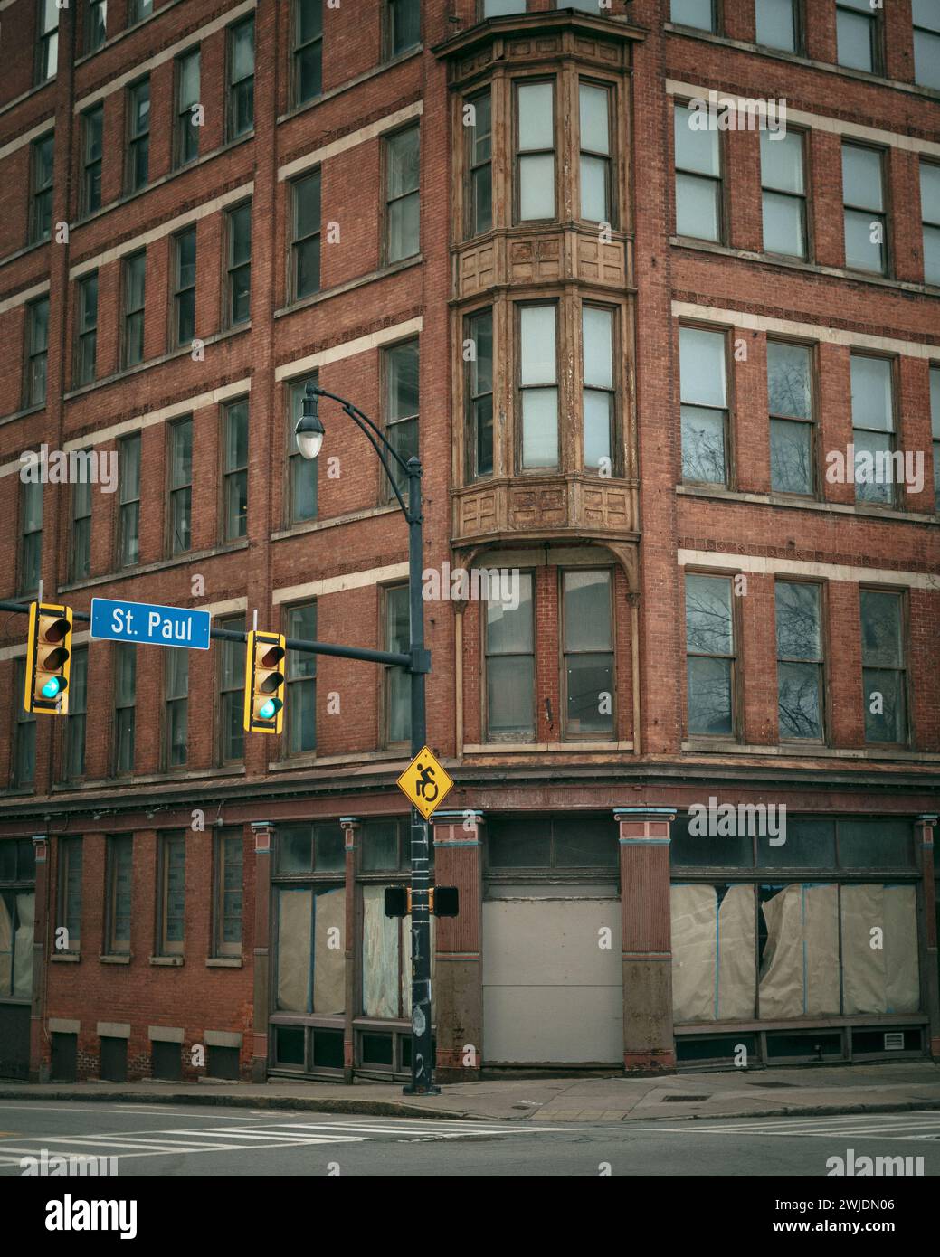 An intersection and buildings in Downtown Rochester, New York Stock ...