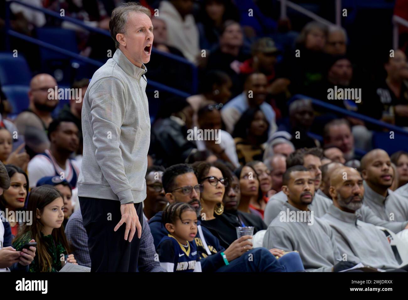 Washington Wizards interim head coach Brian Keefe calls out during the ...