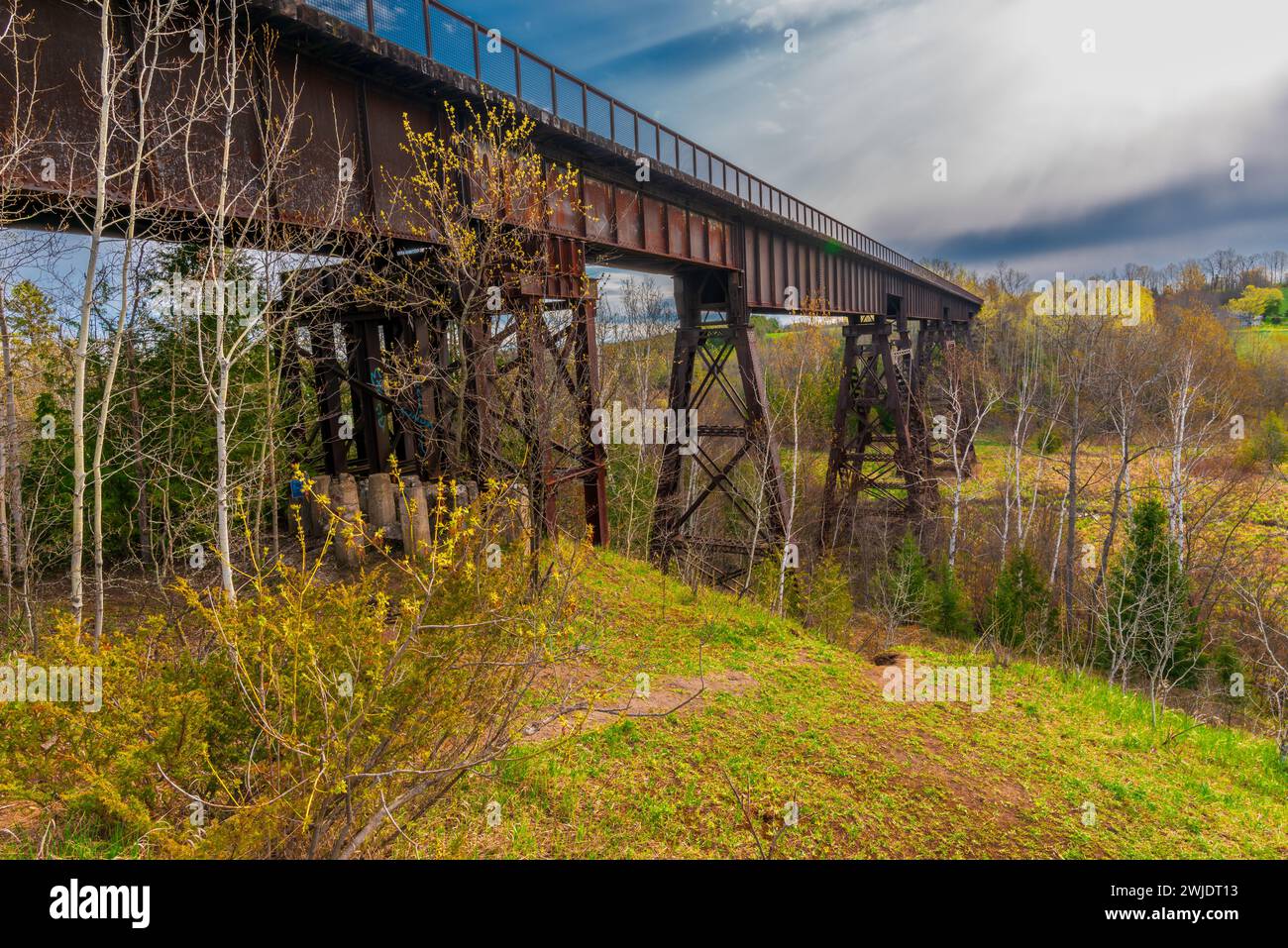 Canada trail hi-res stock photography and images - Alamy