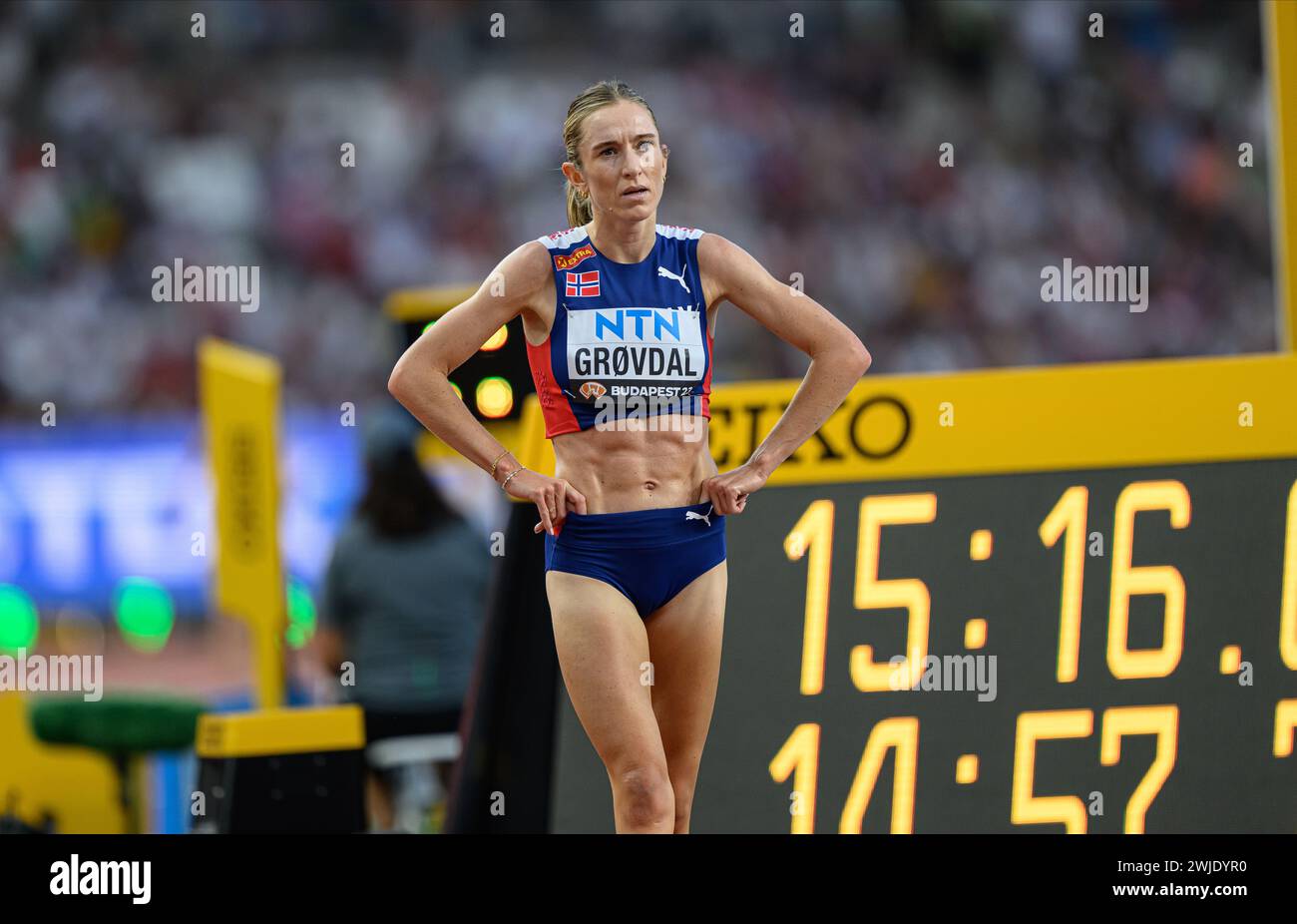 Karoline Bjerkeli GRØVDAL participating in the 5000 meters at the World ...