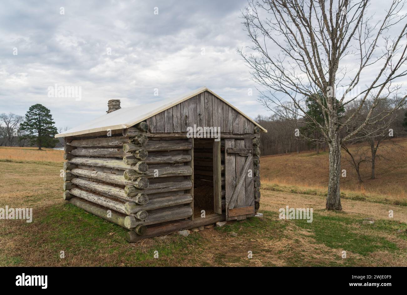 Log Cabin at Fort Donelson National Battlefield Stock Photo - Alamy