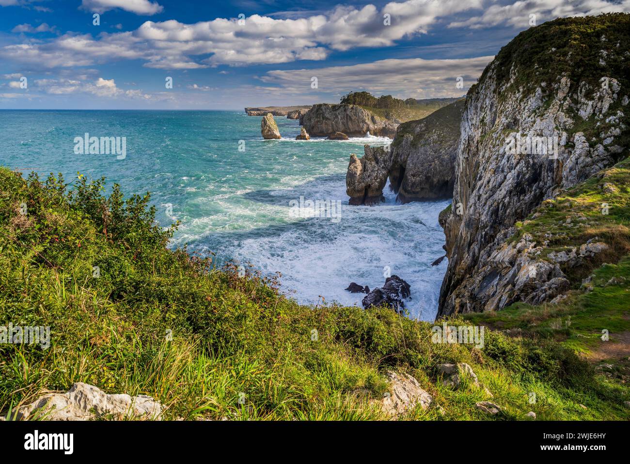 Coast scenery along the Hell Cliffs coastal path, Ribadesella, Asturias ...