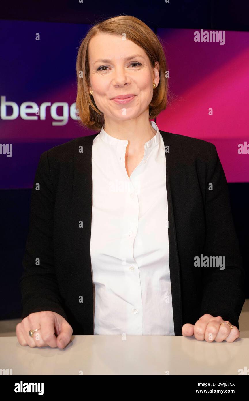 Helene Bubrowski in der ARD-Talkshow maischberger im Studio Berlin ...