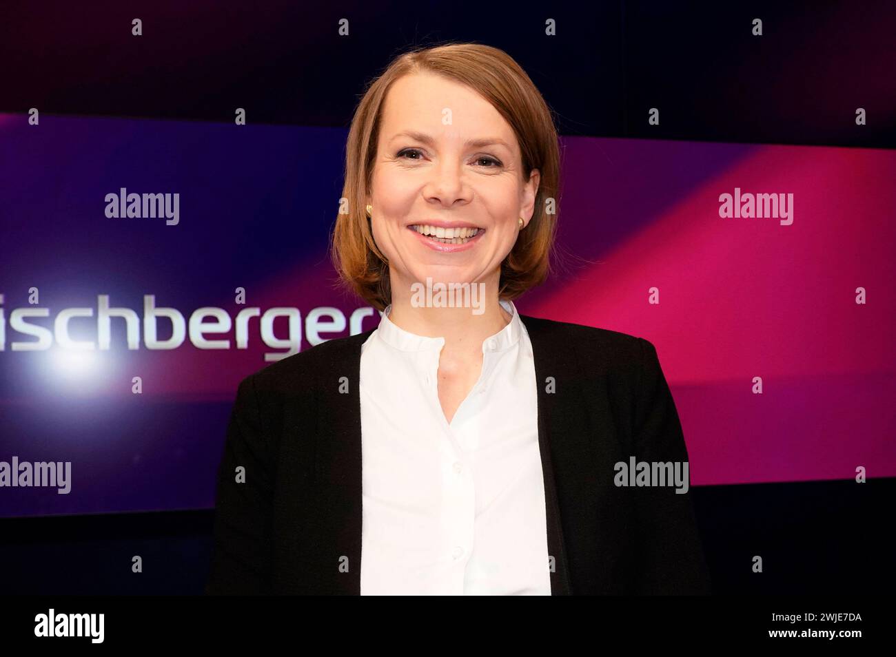 Helene Bubrowski in der ARD-Talkshow maischberger im Studio Berlin ...
