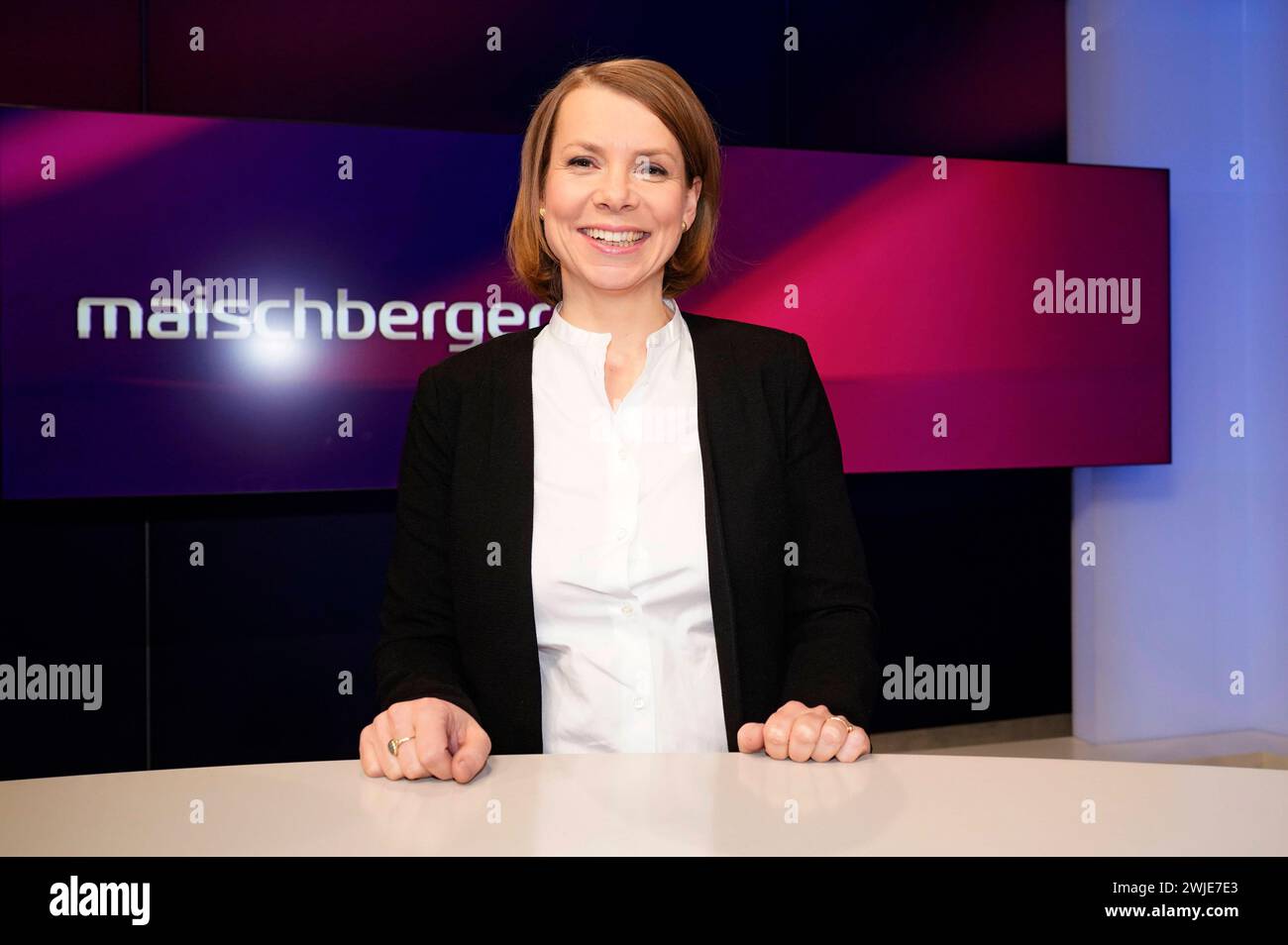 Helene Bubrowski in der ARD-Talkshow maischberger im Studio Berlin ...