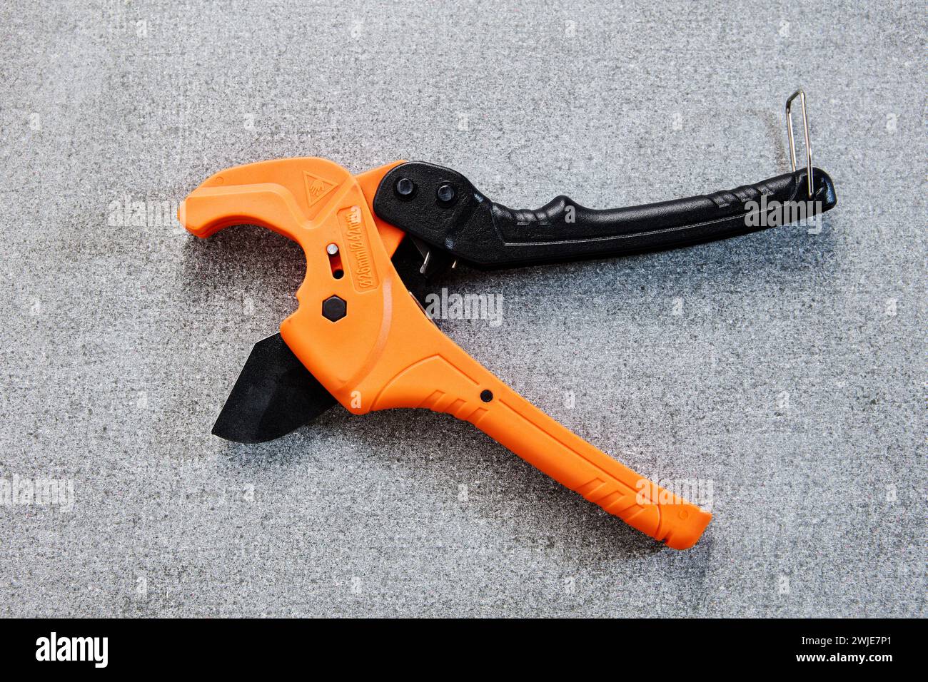 Ratcheting pipe cutter hi-res stock photography and images - Alamy