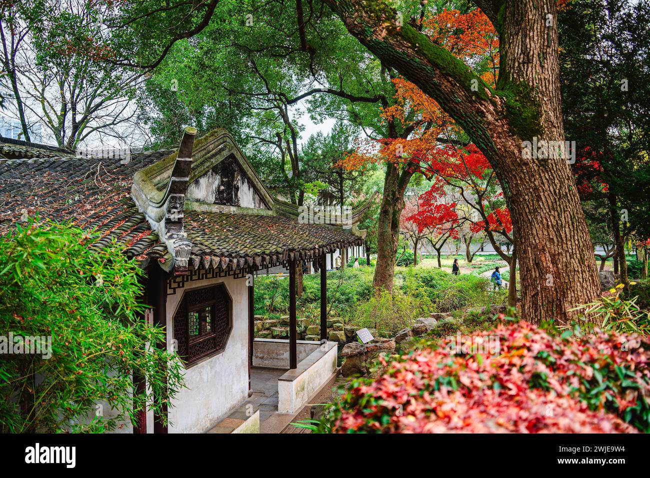 Lingering hi-res stock photography and images - Alamy