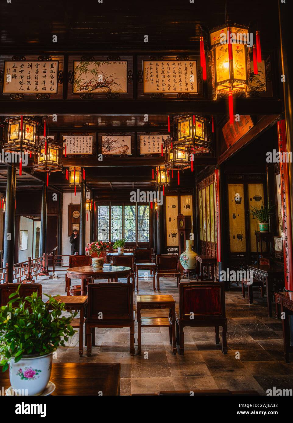 Lingering hi-res stock photography and images - Alamy