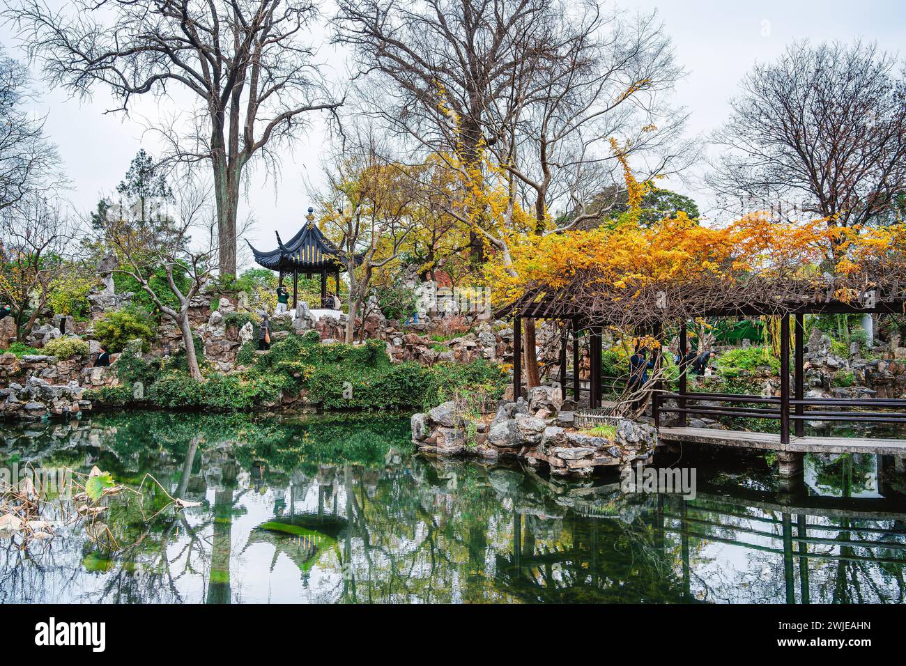 Lingering hi-res stock photography and images - Alamy