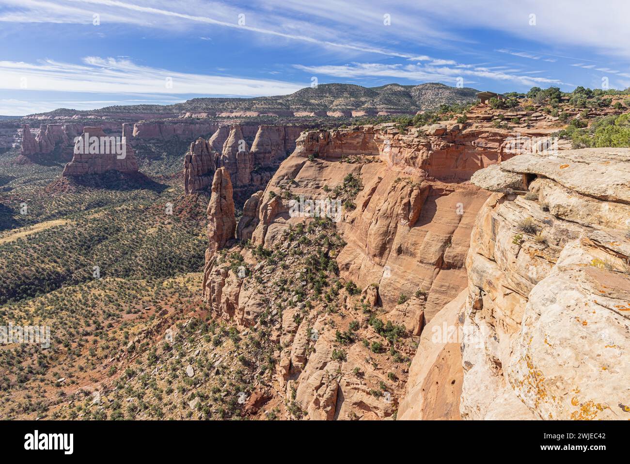 Sentinel Spire rising along the Canyon Rim Trail, near the Saddlehorn ...
