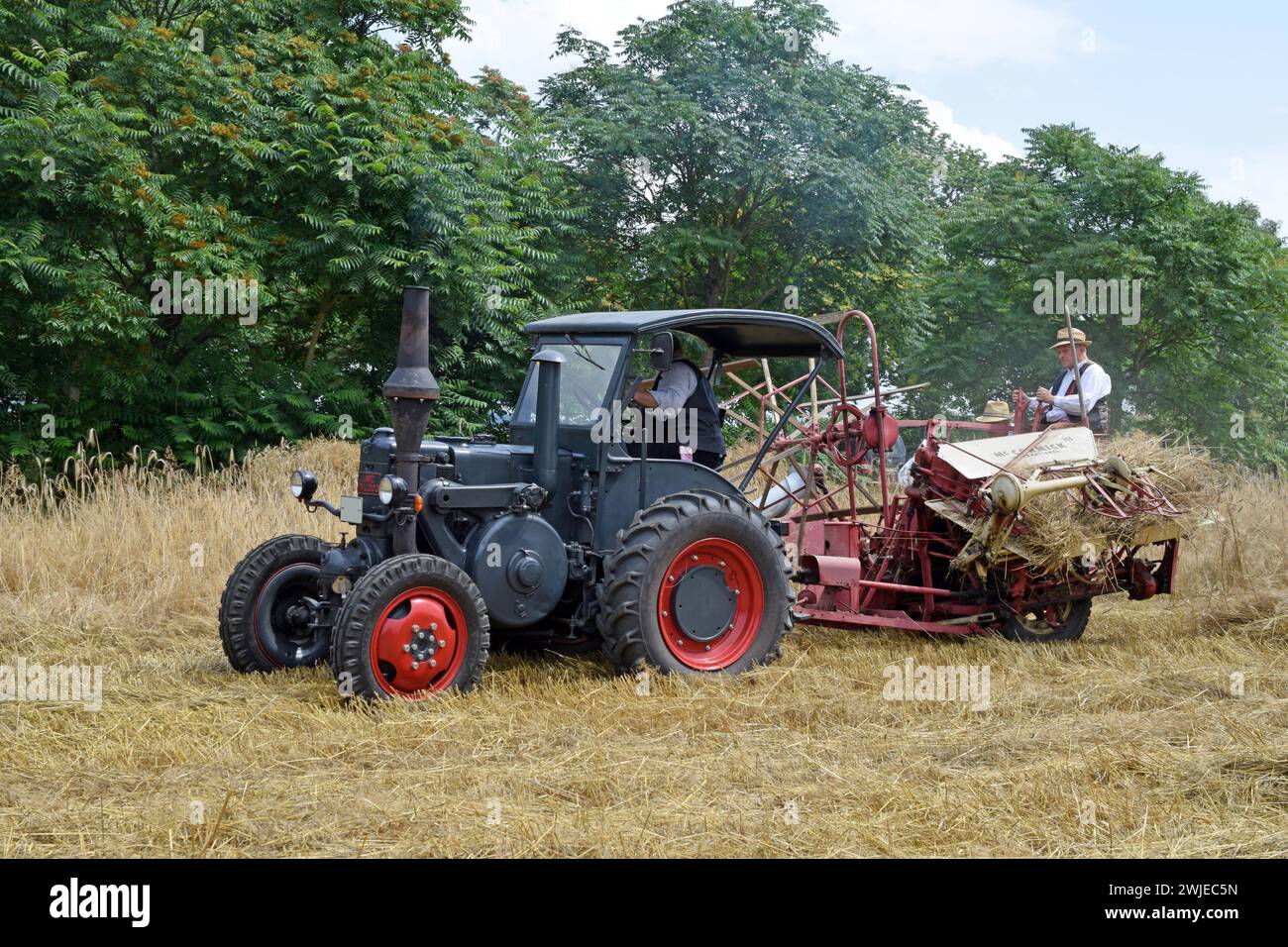 Traktor maschinen hi-res stock photography and images - Alamy