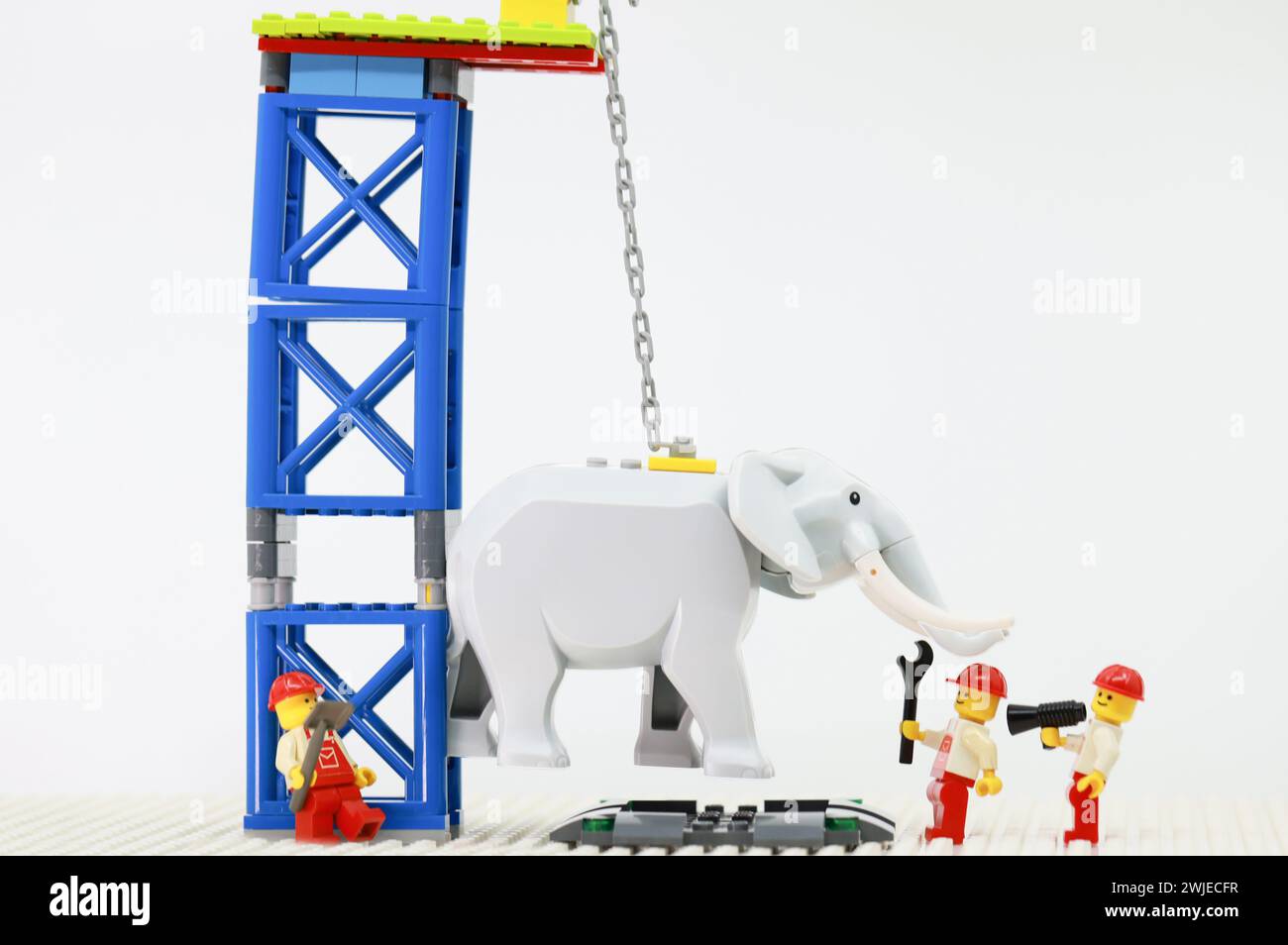 White elephant project hi-res stock photography and images - Alamy