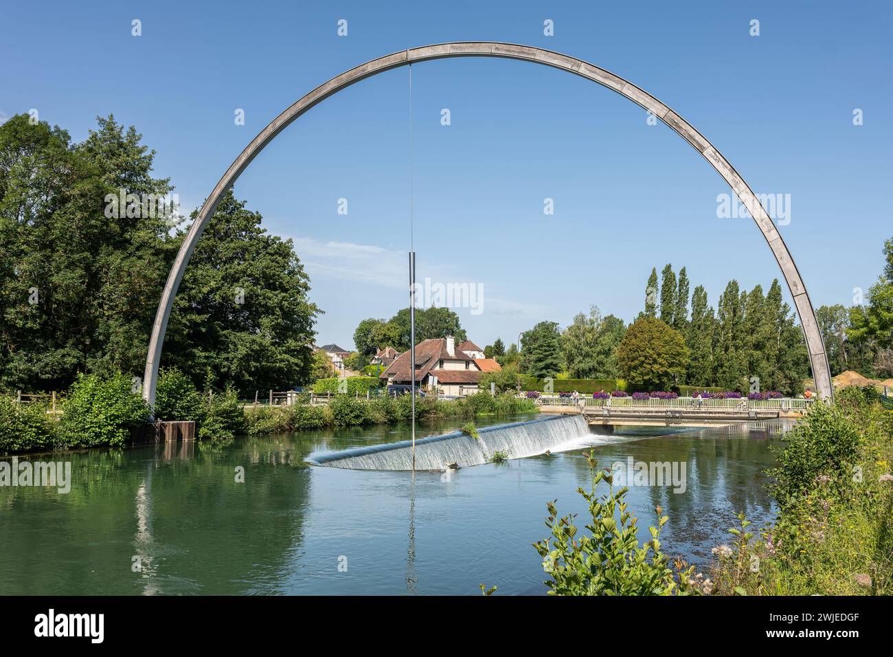Lusigny-sur-Barse (north-eastern France): Water Sculpture by Klaus ...