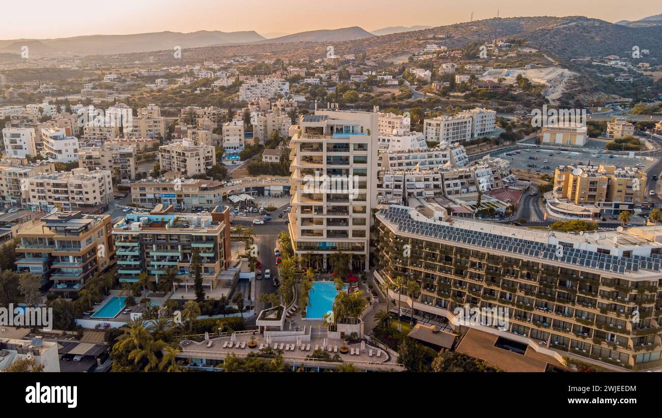 Beautiful cityscape skyline mini hi-res stock photography and images ...