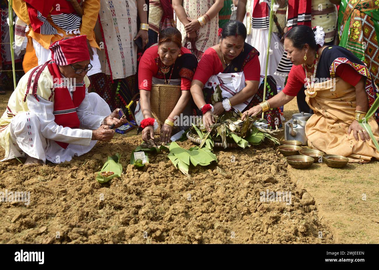 Mising tribe, assam hi-res stock photography and images - Alamy