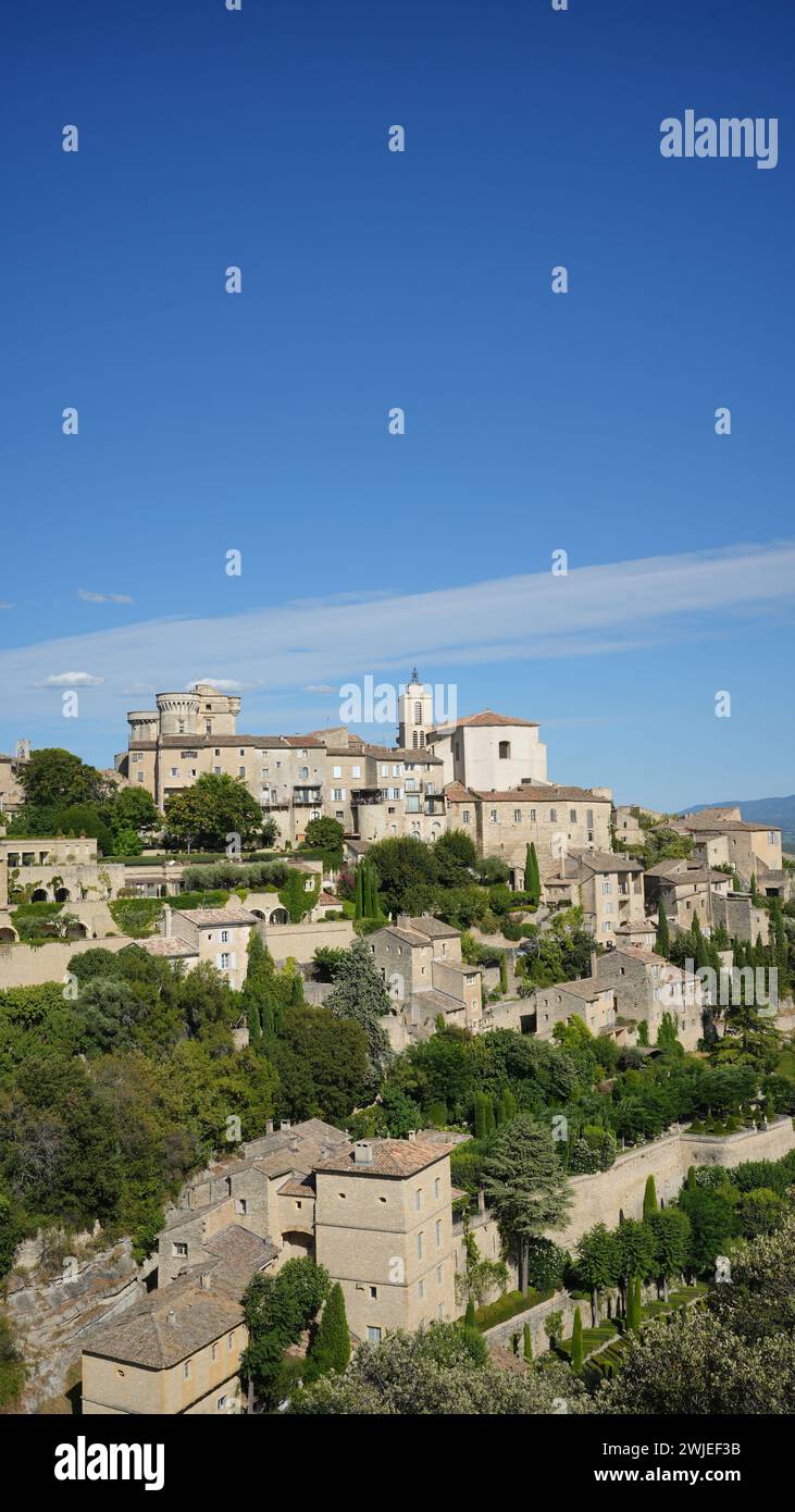 The villag of Gordes in the Luberon Regional Nature Park (south-eastern ...