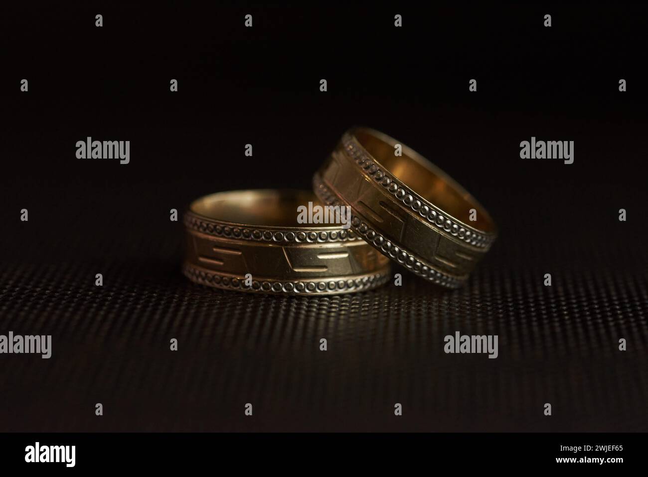 Silver wedding rings on table hi-res stock photography and images - Alamy