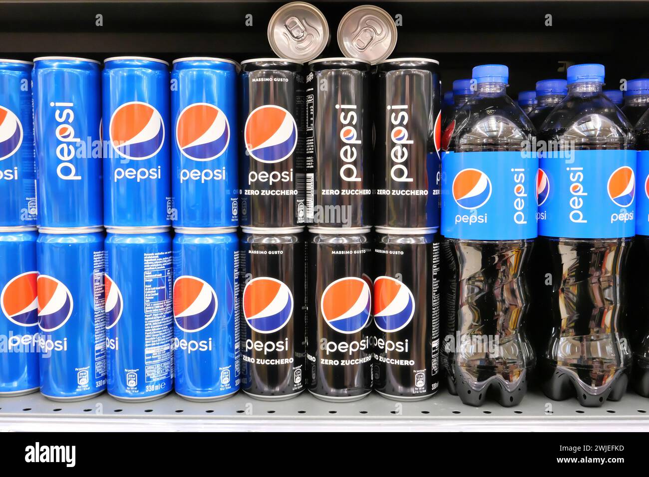 Pepsi store hi-res stock photography and images - Alamy