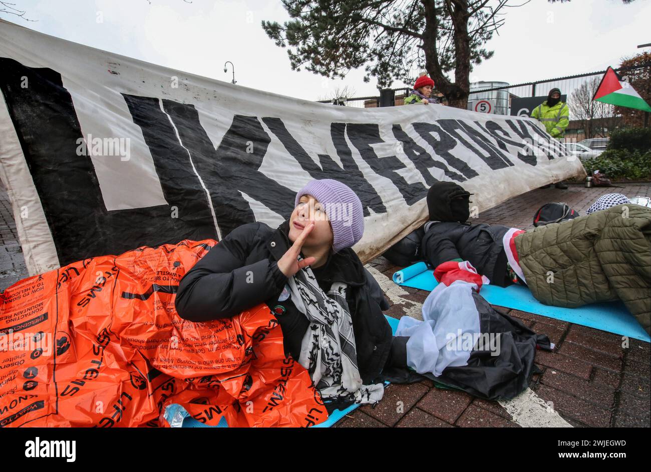 One protester shouts 'Free Palestine' to supporters while being ...