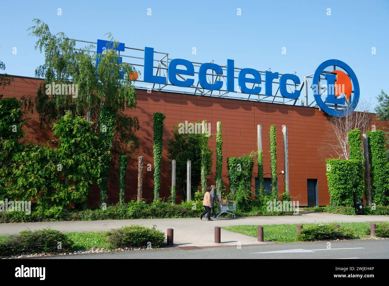 Rouffiac-Tolosan (south-western France): E.Leclerc hypermarket, a 7,500 ...