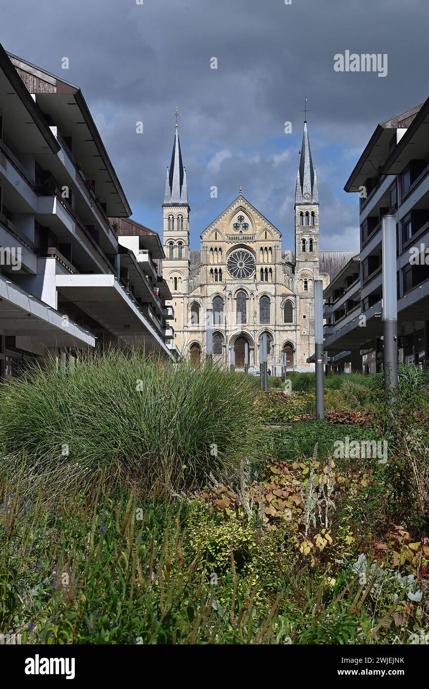 Reims (north-eastern France): square “esplanade Flechambault” and ...