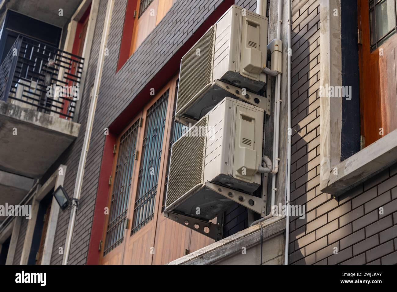 Air conditioner outdoor unit heat condenser coils fan cooling use R32 ...