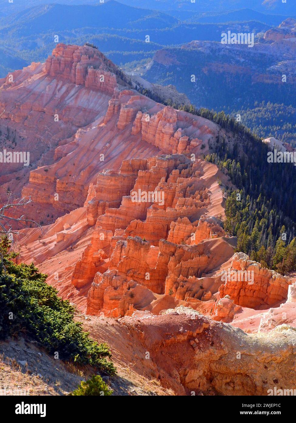 Circle cliffs uplift hi-res stock photography and images - Alamy