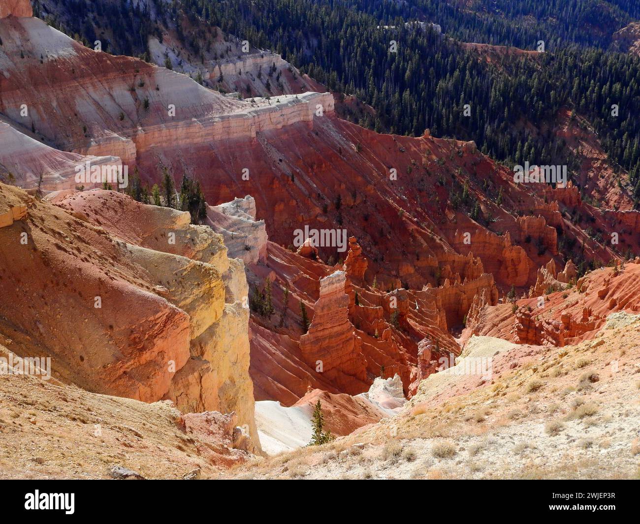 Circle cliffs uplift hi-res stock photography and images - Alamy