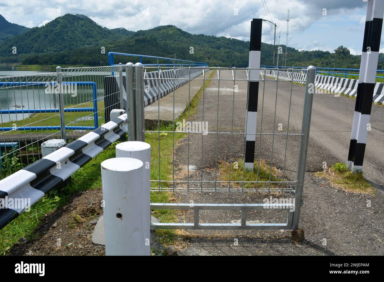 The Wadaslintang Reservoir Dam in Wonosobo, Indonesia Stock Photo - Alamy