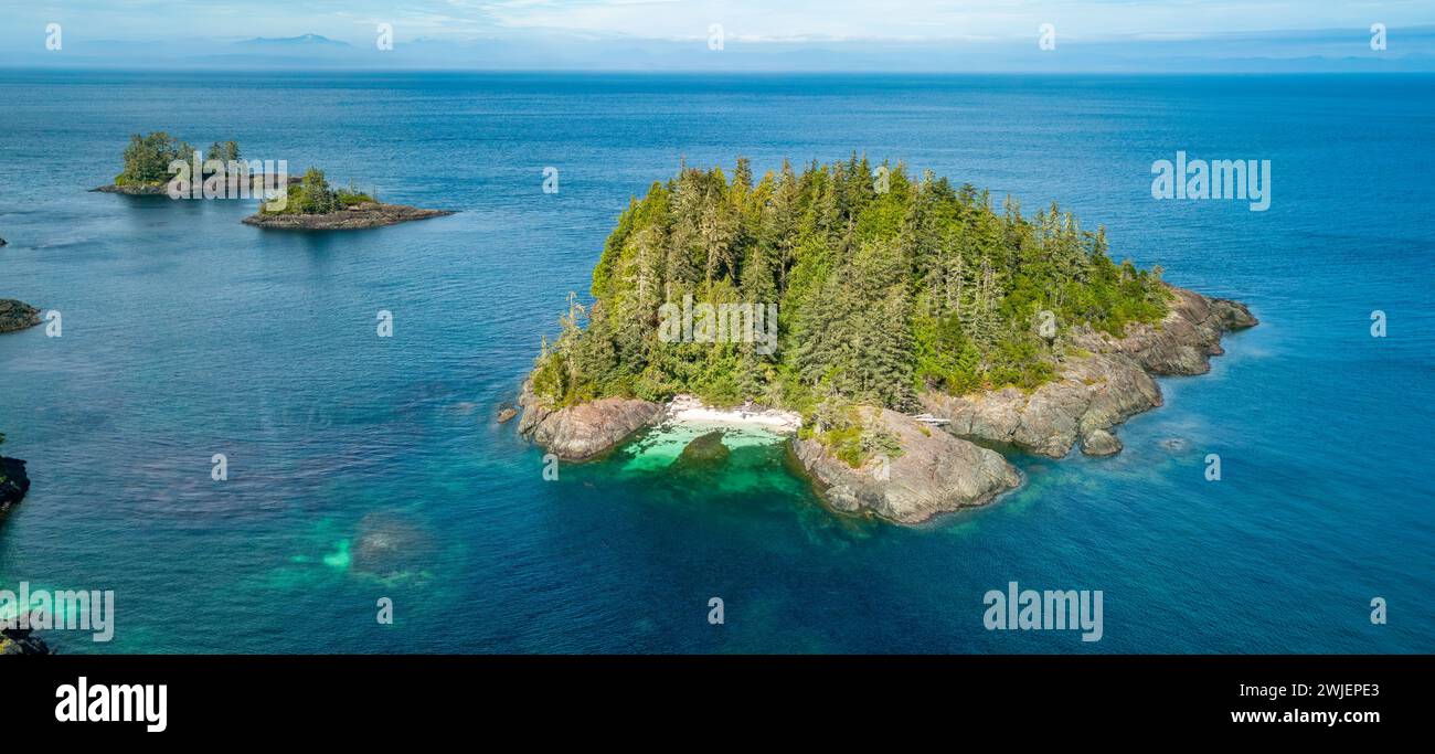 Aerial view distant small island hi-res stock photography and images ...