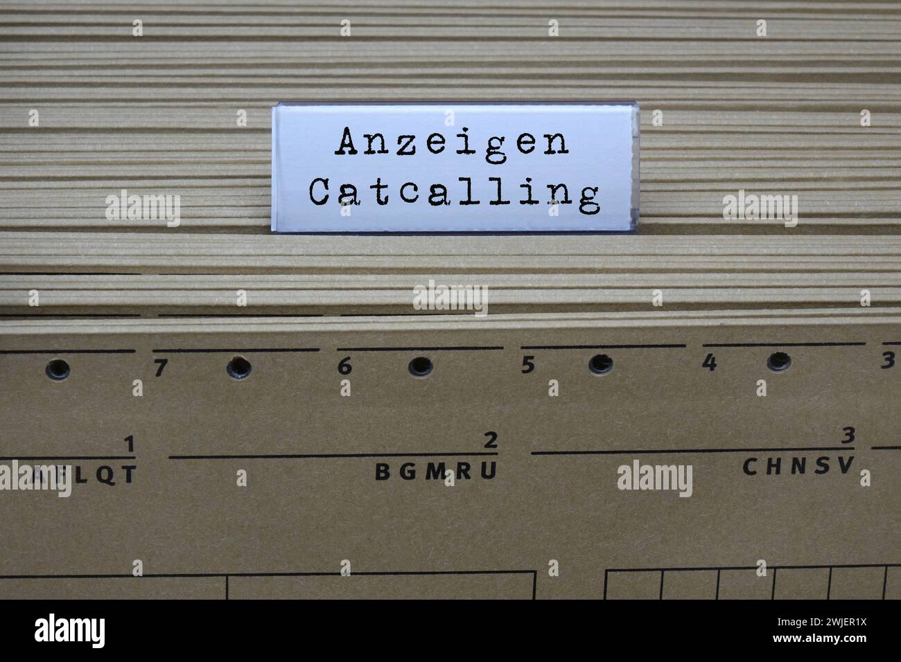 Hängeregister und Anzeigen Catcalling Hängeregister und Anzeigen ...