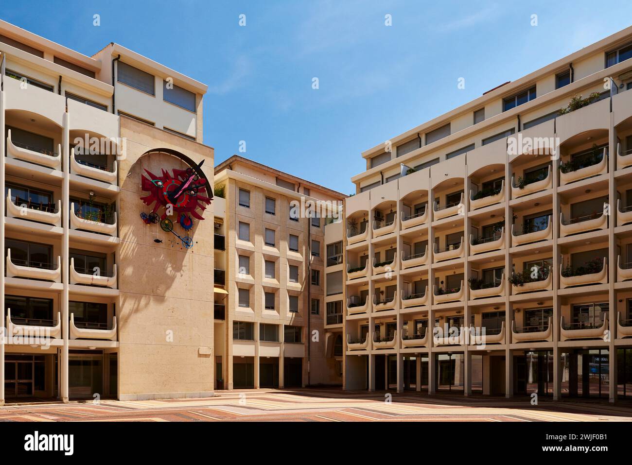 France 1970s building hi-res stock photography and images - Alamy