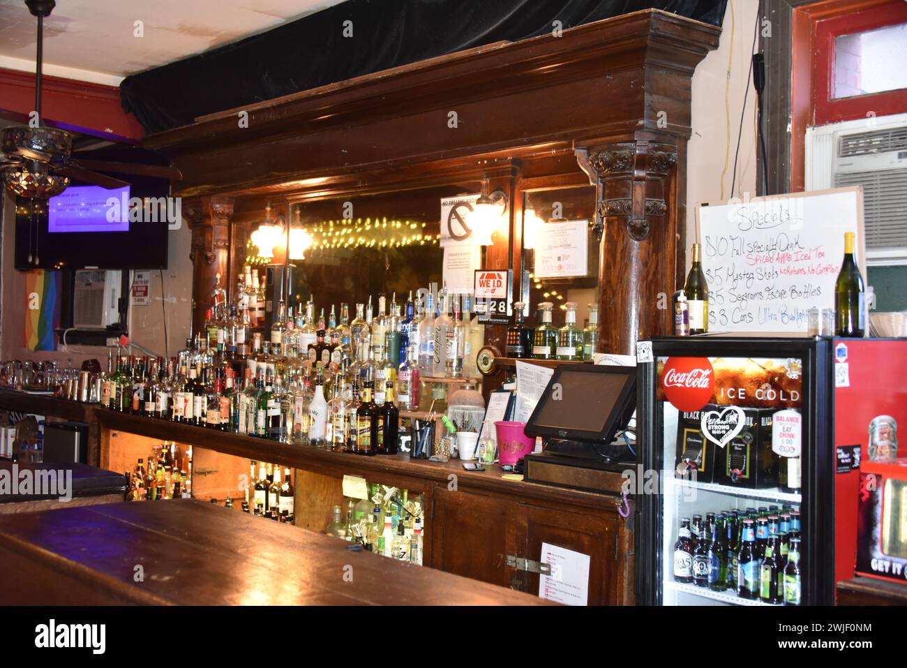 Vintage copper queen hotel hi-res stock photography and images - Alamy