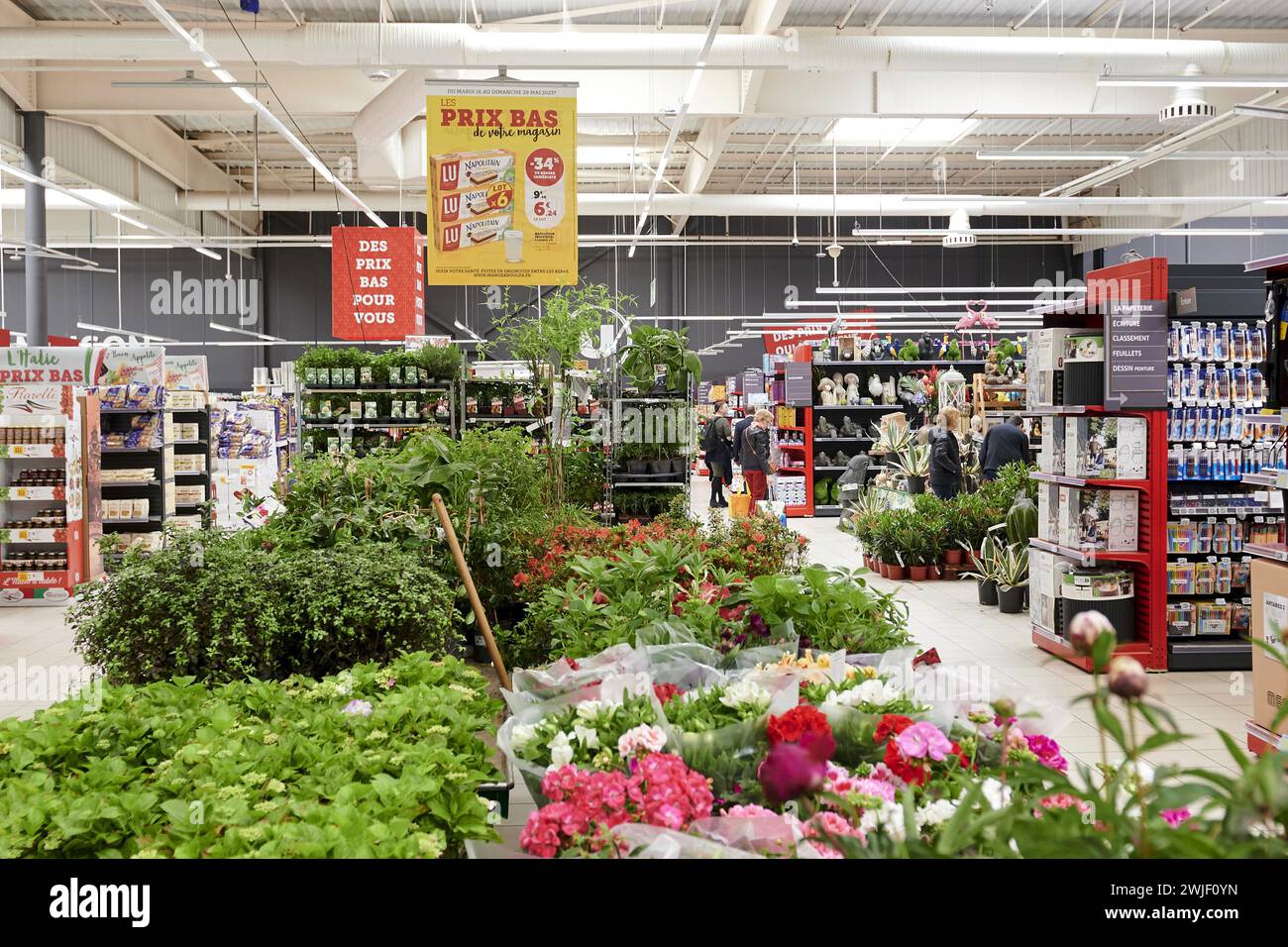 Savenay (north-western France): interior of a Hyper U” hypermarket ...
