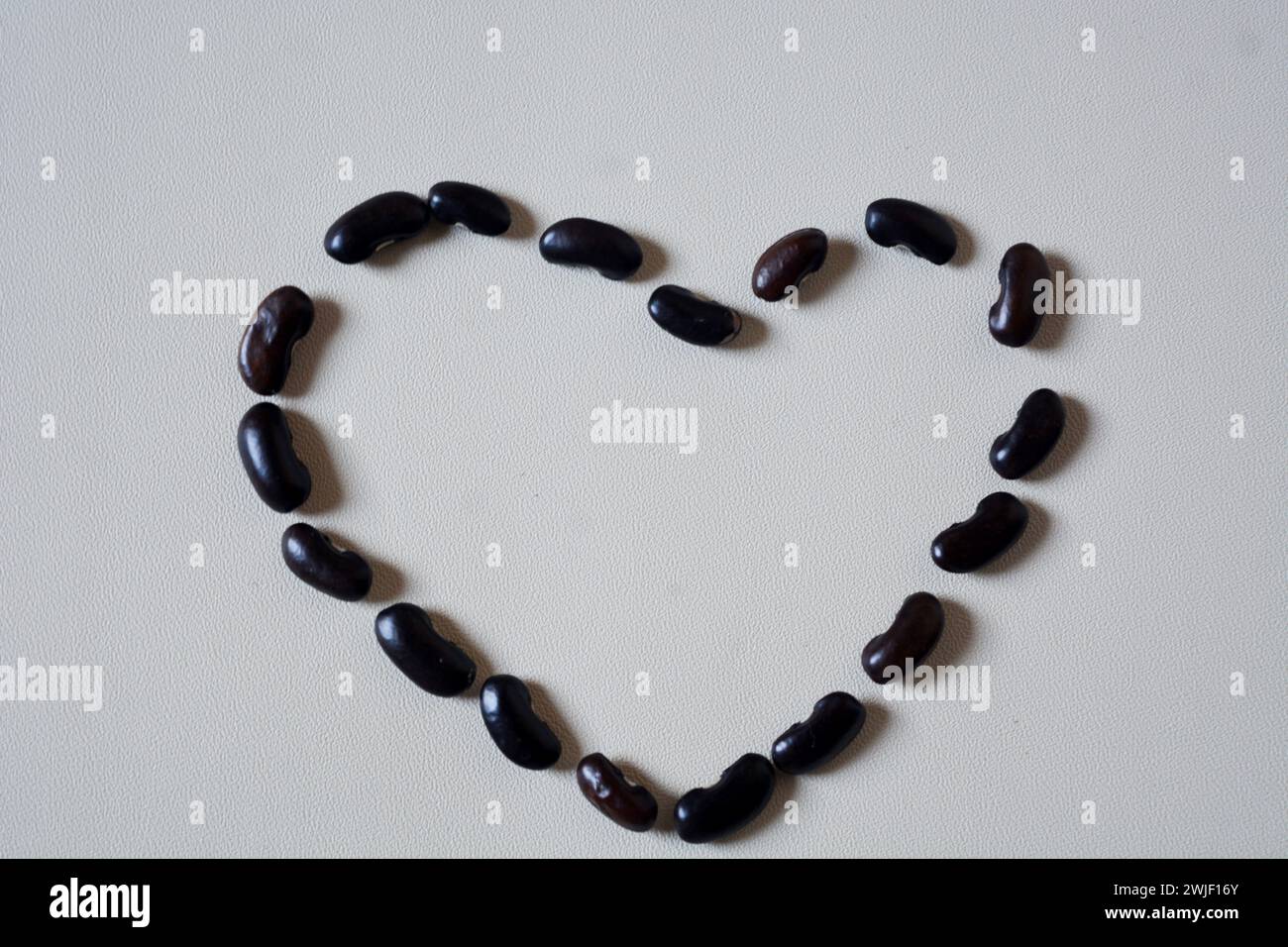 Kidney shaped seeds hi-res stock photography and images - Alamy