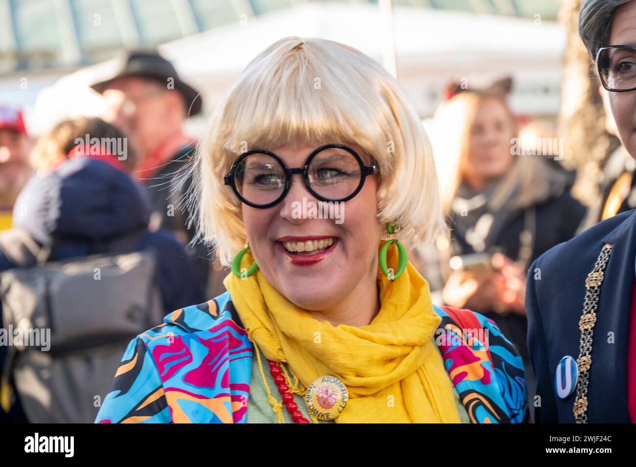 Muenchen, Faschingsdienstag auf dem Viktualienmarkt, Verena Dietl, 3 ...