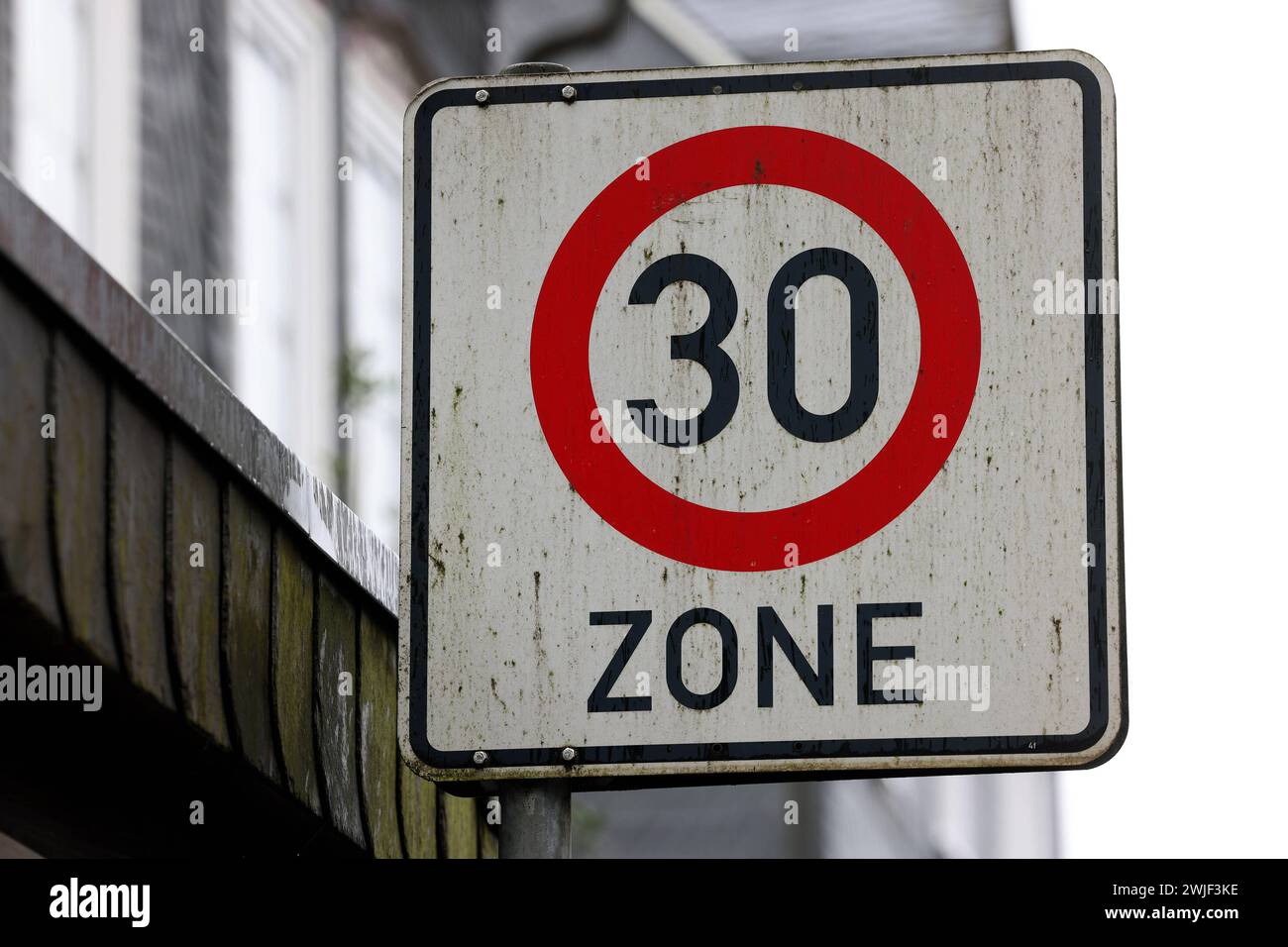 Verkehrszeichen TEMPO 30-ZONE in Siegen-Oberschelden. Verkehrszeichen ...