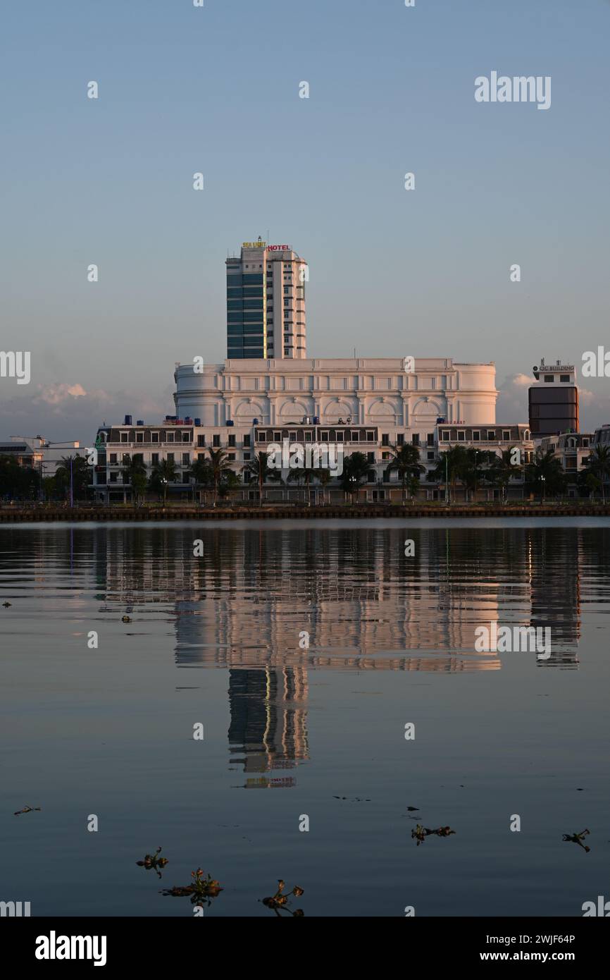 Vietnam bridge balance hi-res stock photography and images - Alamy