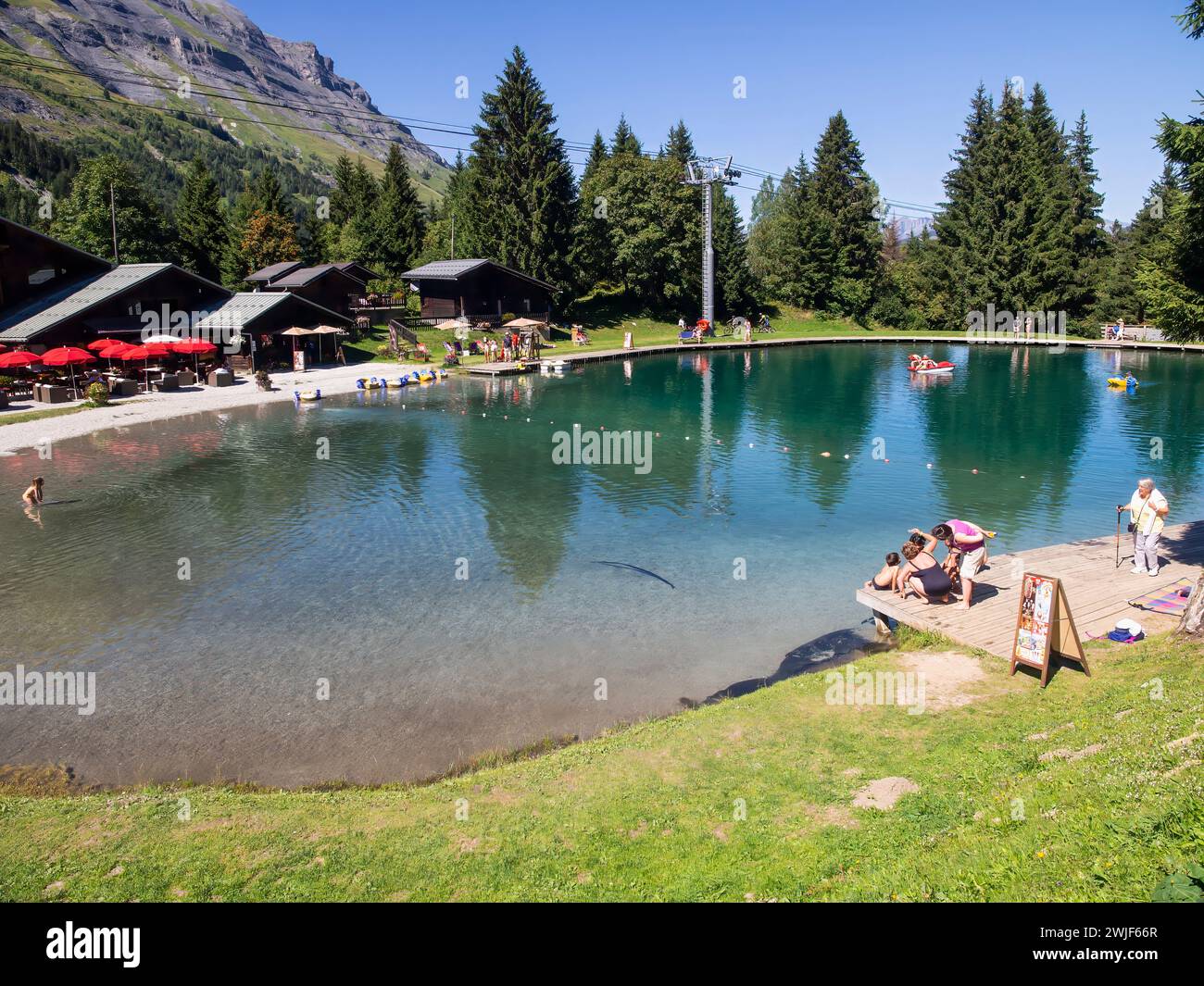 Les contamines france ski resort hi-res stock photography and images ...