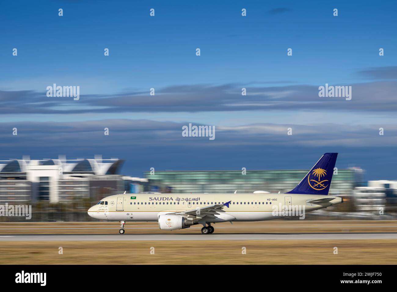 Saudi Arabian Airlines Airbus A320-214 With The Aircraft Number Plate ...
