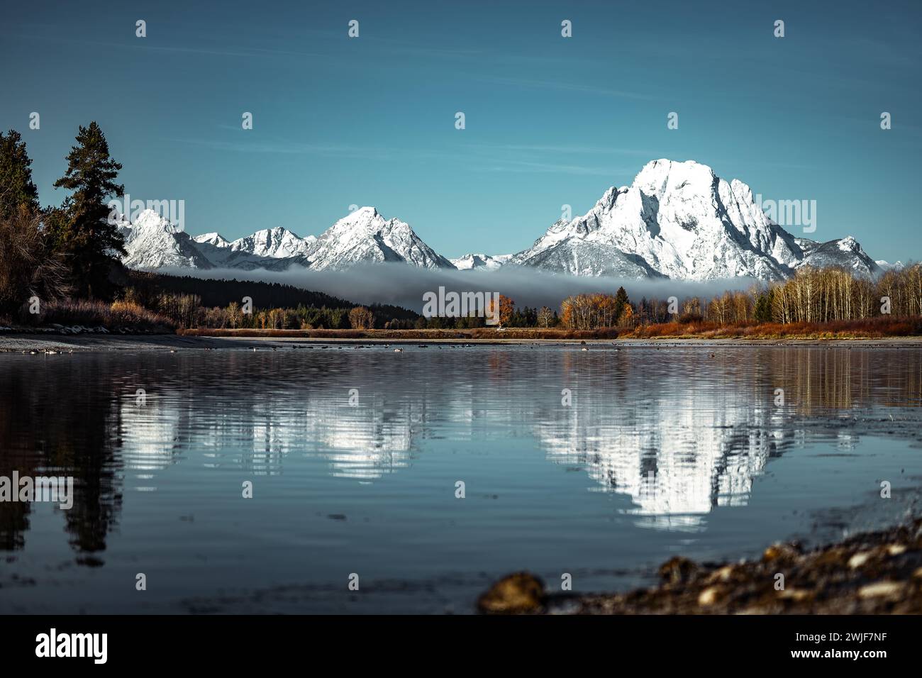 Outside mountains hi-res stock photography and images - Alamy