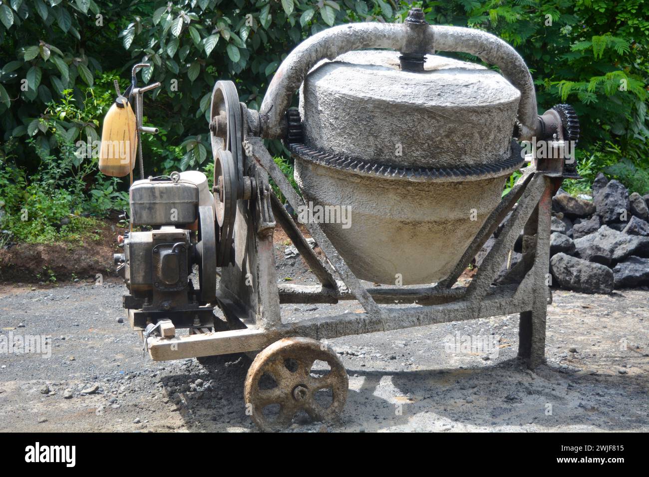 Photo of building material mixer, modern heavy equipment for ...